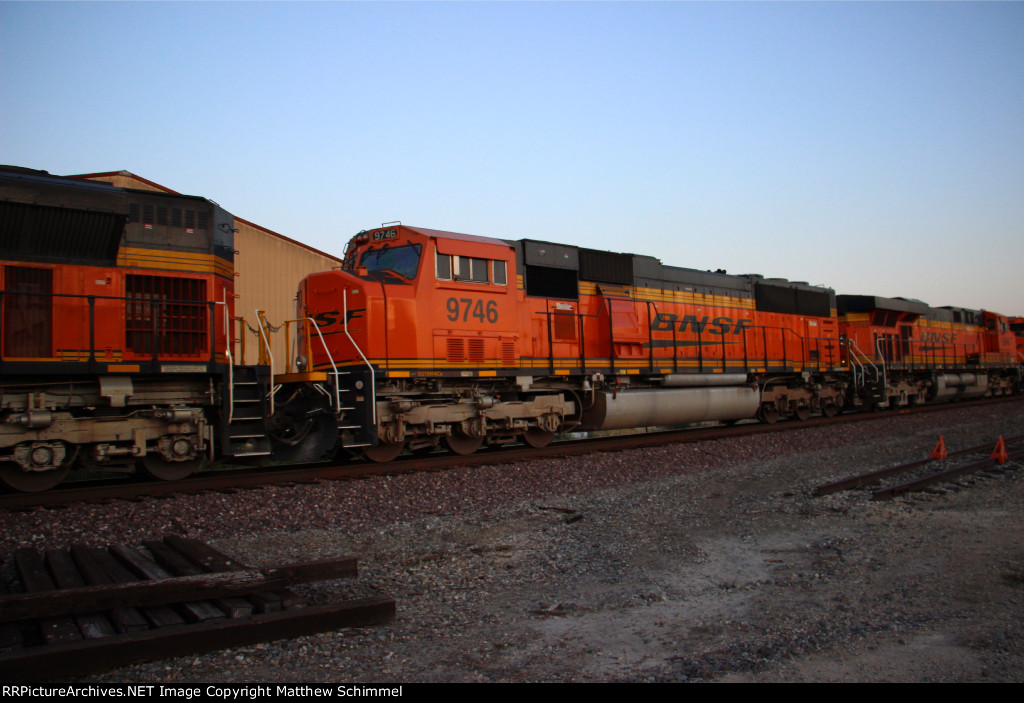 BNSF 9746